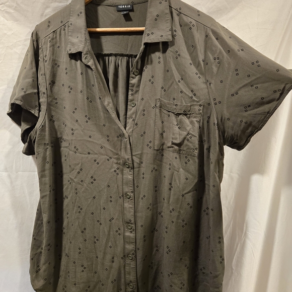 torrid | Tops | Torrid Dark Olive Geometric Pattern Georgette Button ...